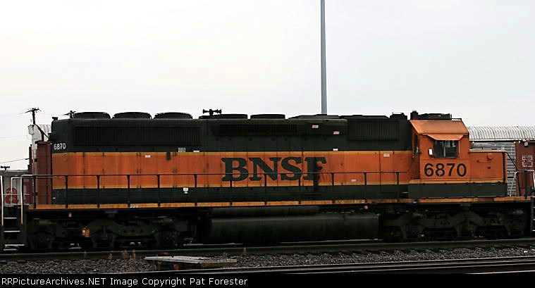BNSF 6870